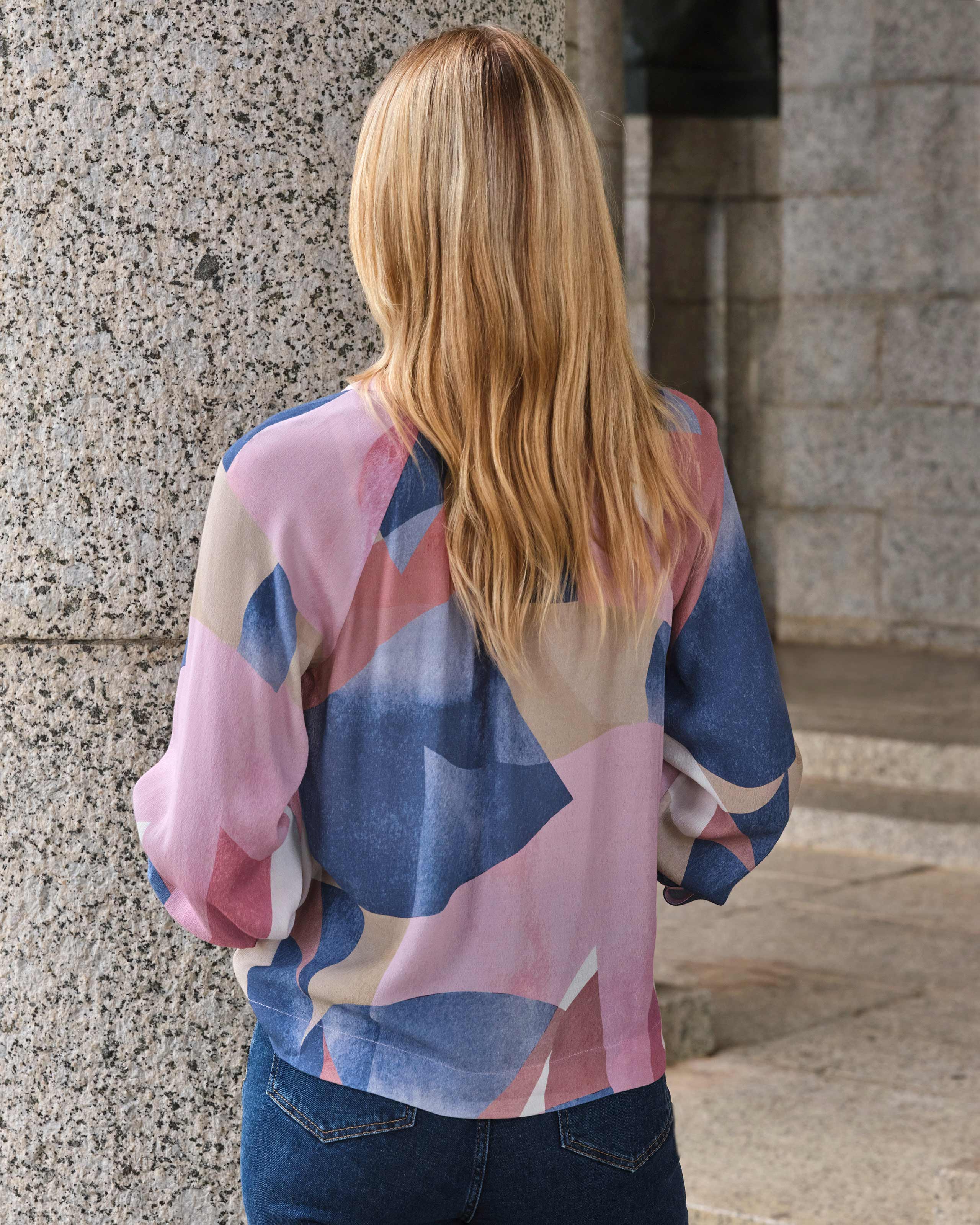 Abstract | Ruffle Edge Notch Blouse | Pure Collection