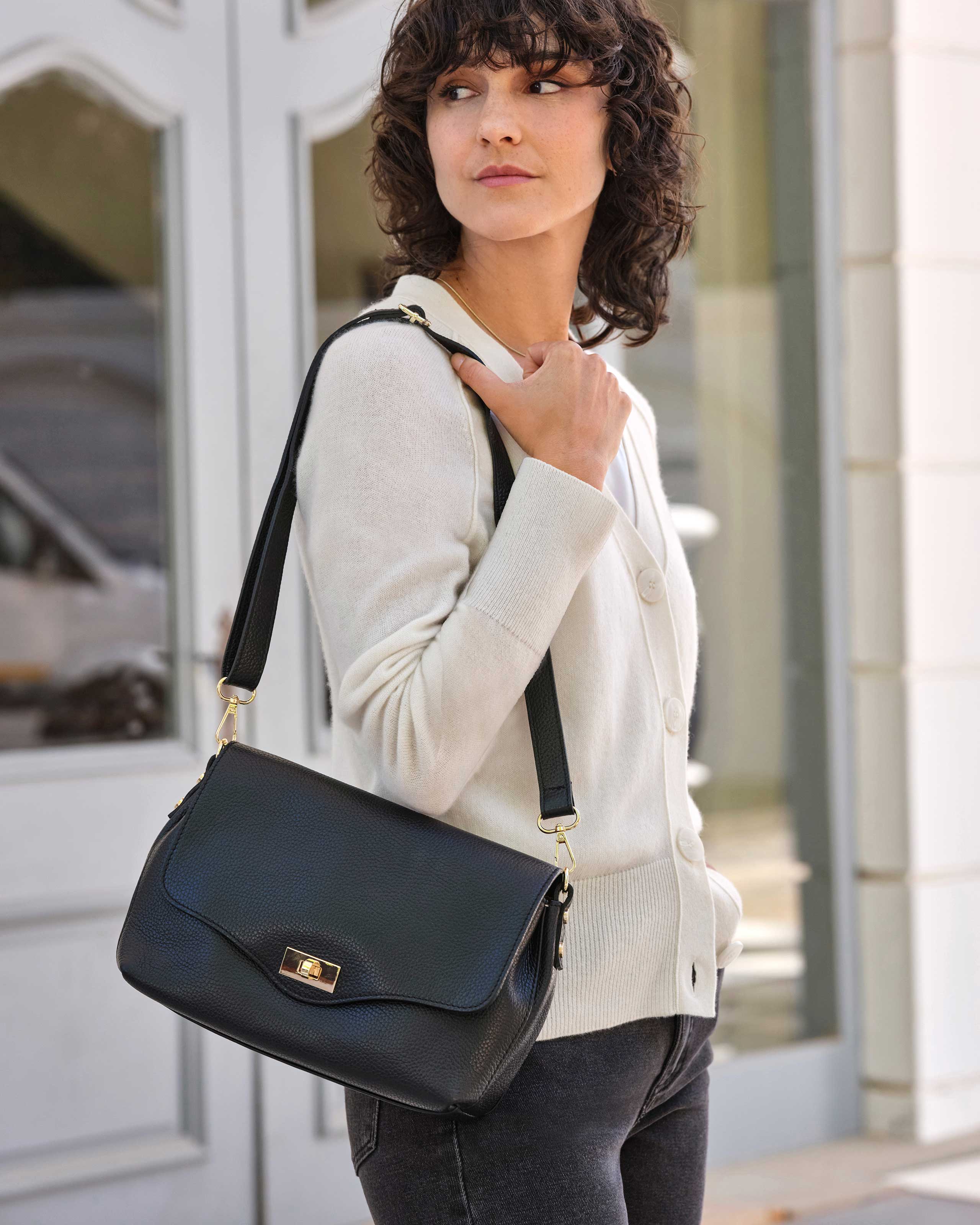 Black | Soft Leather Bag With Twist Clasp | Pure Collection