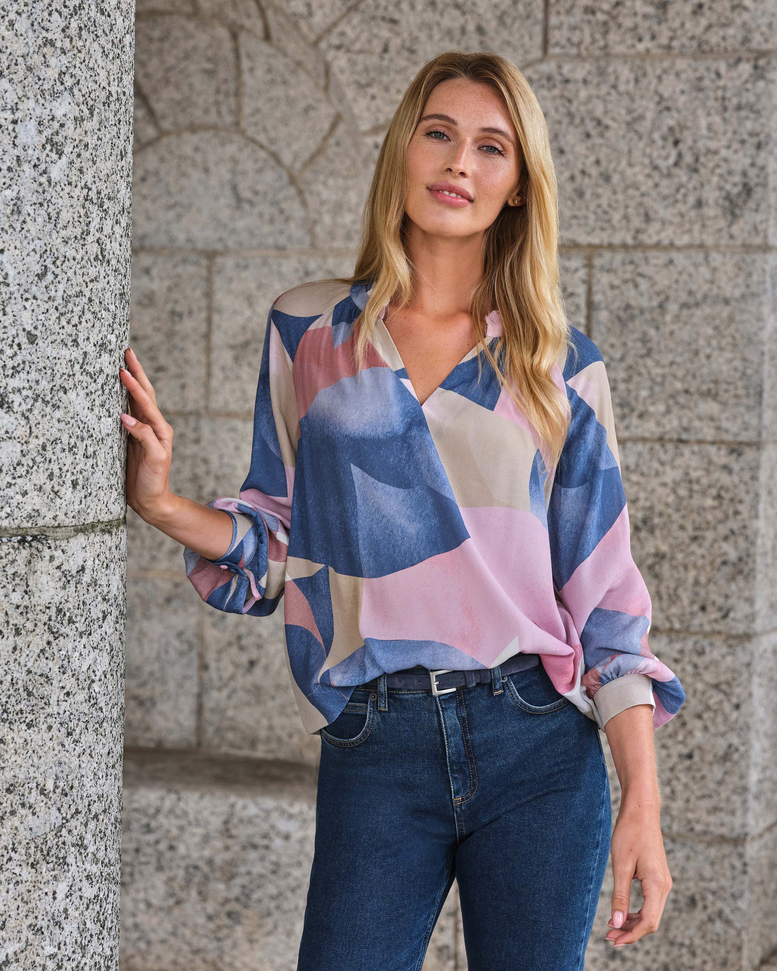Abstract | Ruffle Edge Notch Blouse | Pure Collection