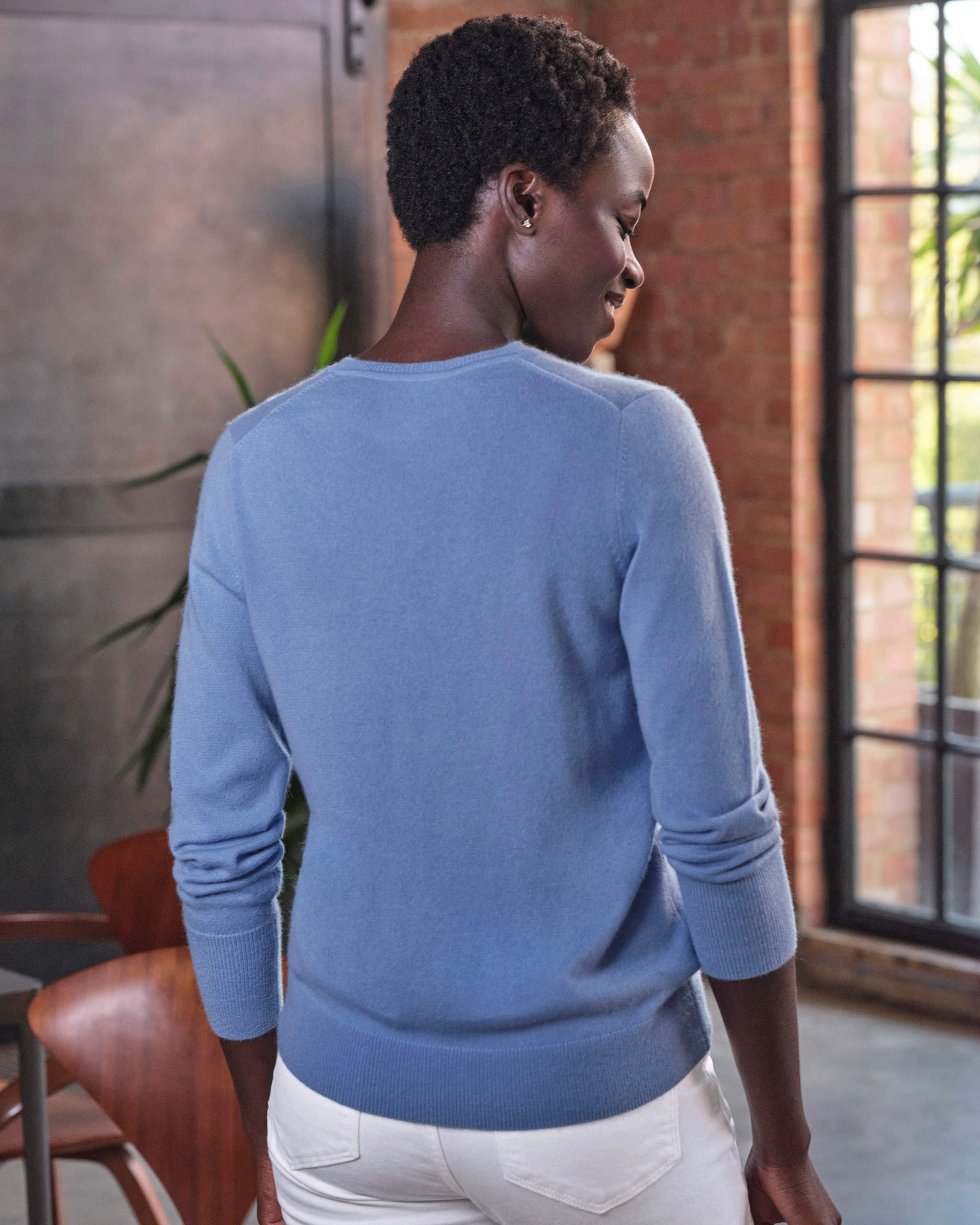 Hydrangea Blue | Cashmere V Neck Sweater | Pure Collection